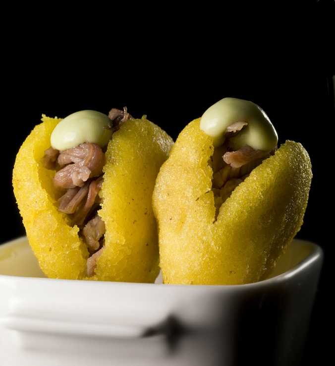 Mini arepas de cabra con picante de aguacate - : Mercadillo de Tegueste
